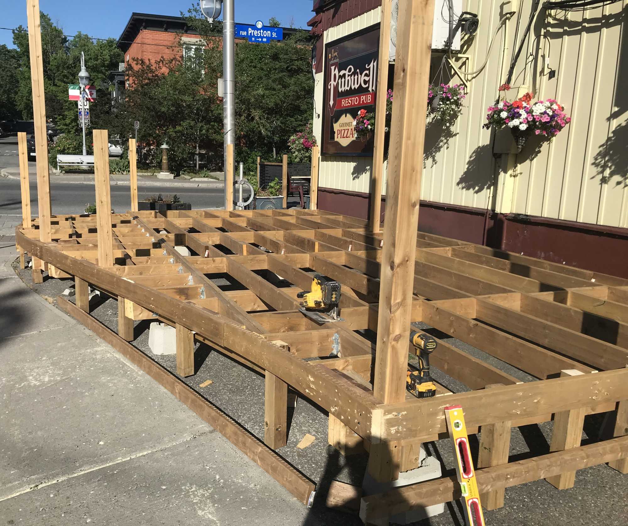 Curved Deck on Preston Street in Ottawa - Jack Built - Ottawa Deck Builder & Basement Renovations